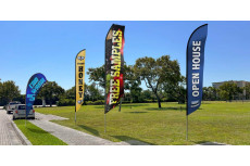 Top 7 Benefits of Feather Flags for Events and Storefronts | Good Guys ...